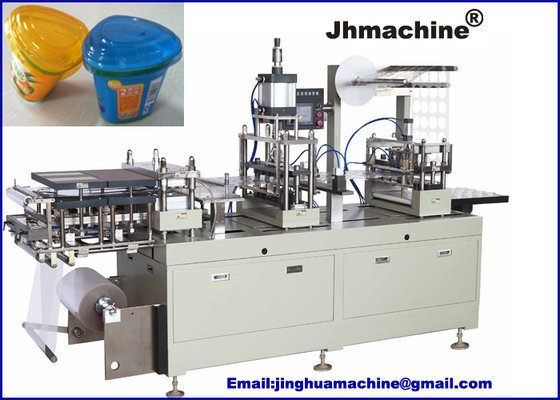 China Hot Selling automatic disposable lid thermoforming machine/within auto cutting device supplier